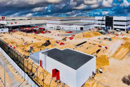 See how we built the new FedEx Middle East Hub at Dubai World Central ...